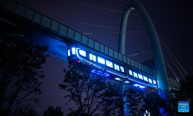 Suspension monorail line undergoes running test in Wuhan, C China ...