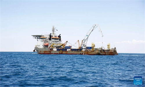 UN vessel arrives at moored oil tanker off Yemeni coast for rescue ...