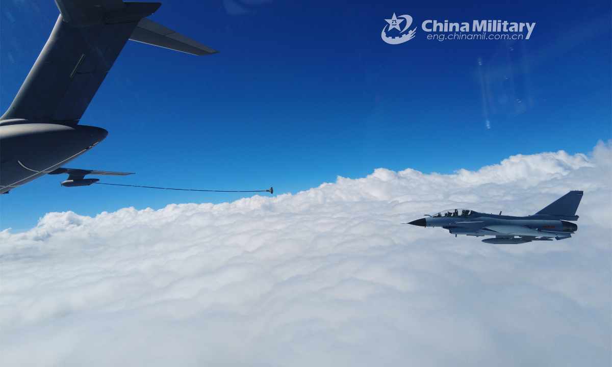 J10, YY-20 practice aerial refueling - Global Times