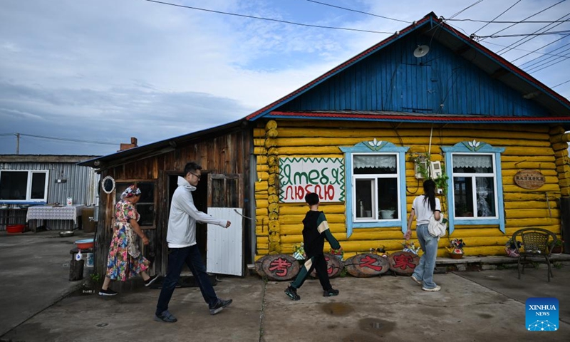 Russian ethnic group attracts tourists with traditional ethnic elements ...