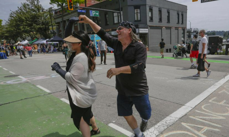 Car Free Day marked in Canada to promote low-carbon lifestyle - Global ...