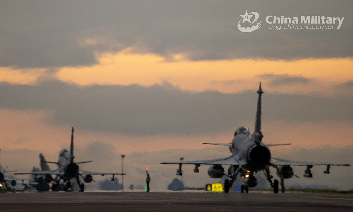 J-10 fighter jet takes off for flight training - Global Times