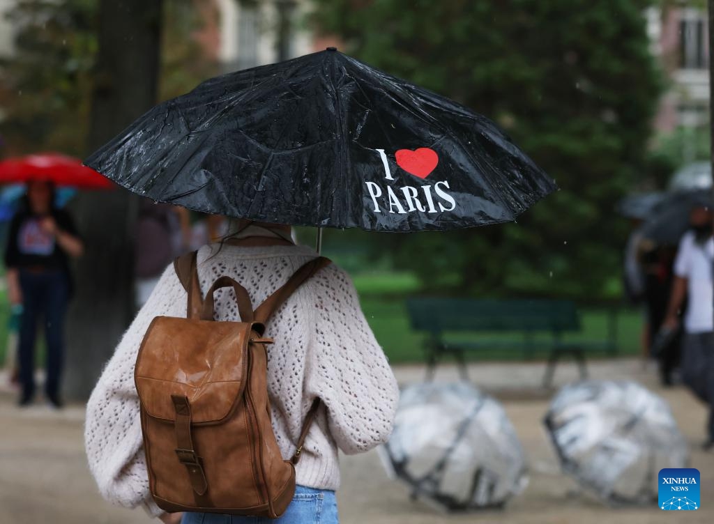 Scenery of rain in Paris - Global Times