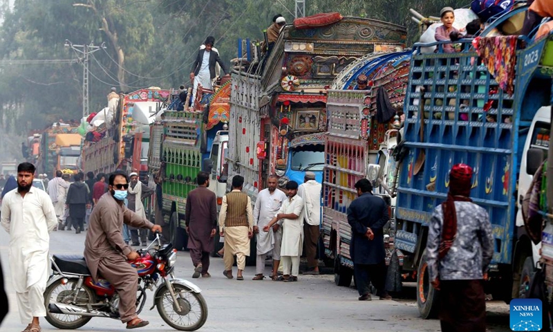 Afghan refugees wait to return home country in Pakistan's Peshawar ...