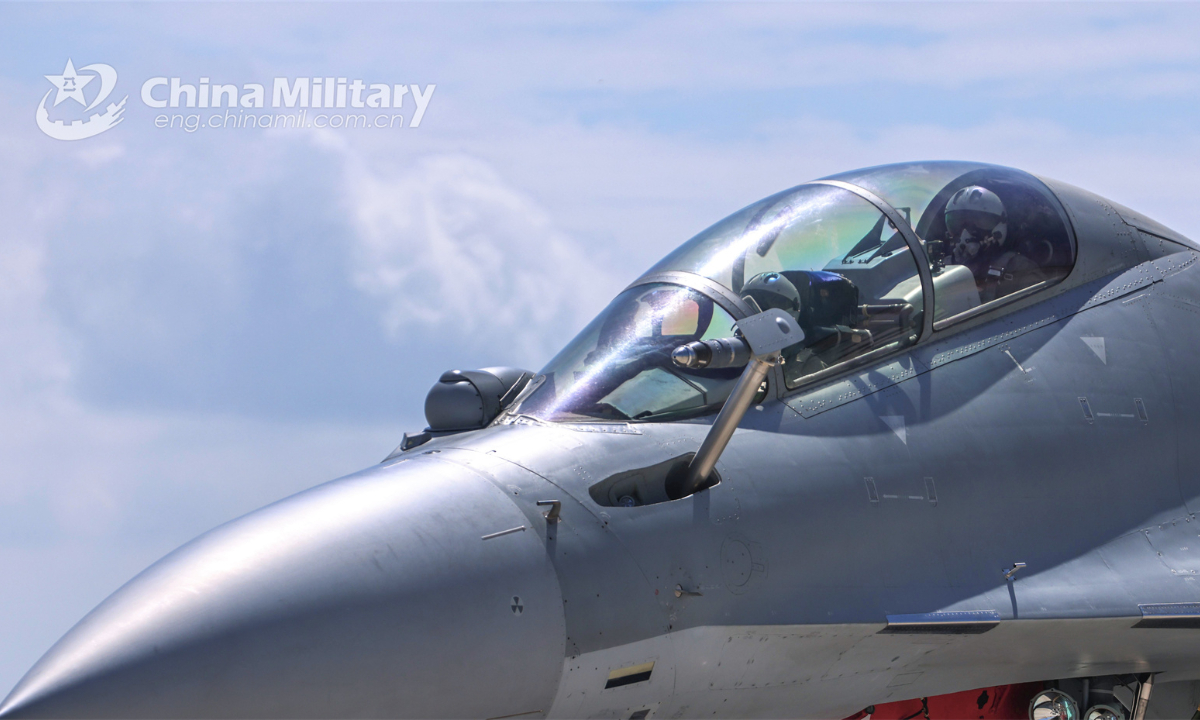 Fighter jets in long-endurance flight training - Global Times