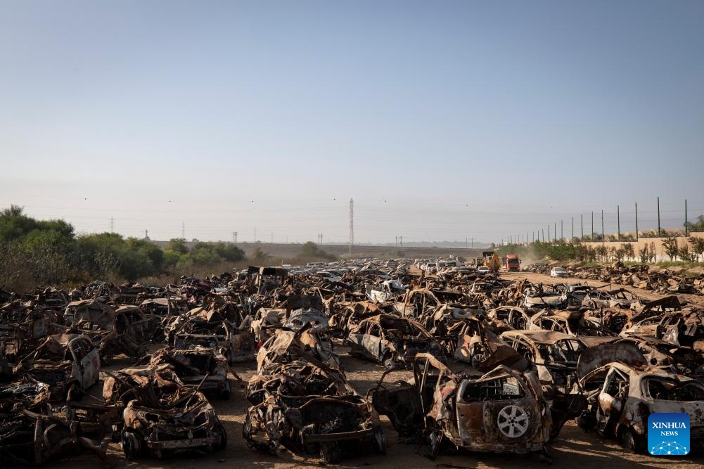 Vehicles burnt in attack by Gaza-ruling Hamas militants on Israeli ...