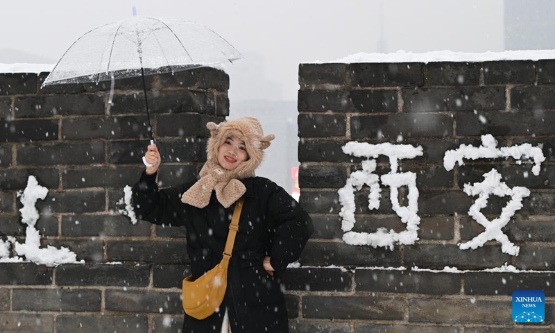 People enjoy snow scenery in Xi'an, NW China's Shaanxi - Global Times