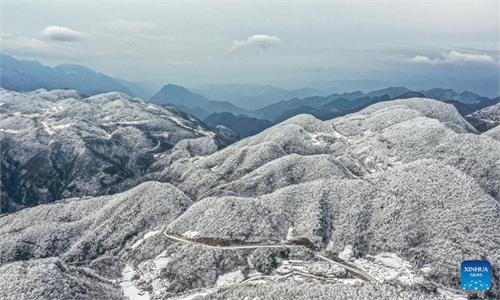 Snow scenery at section of Wushan Mountain in China's Chongqing ...
