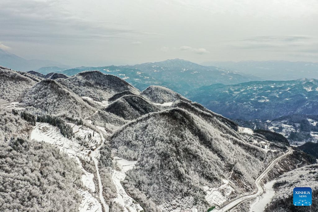 Snow scenery at section of Wushan Mountain in China's Chongqing ...