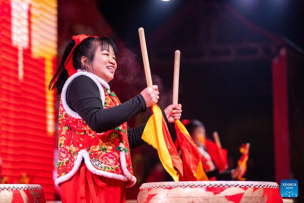 Hunan villages welcome upcoming Spring Festival with "village gala ...