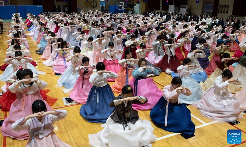 Graduation ceremony held at Dongmyung Girls High School in South Korea ...