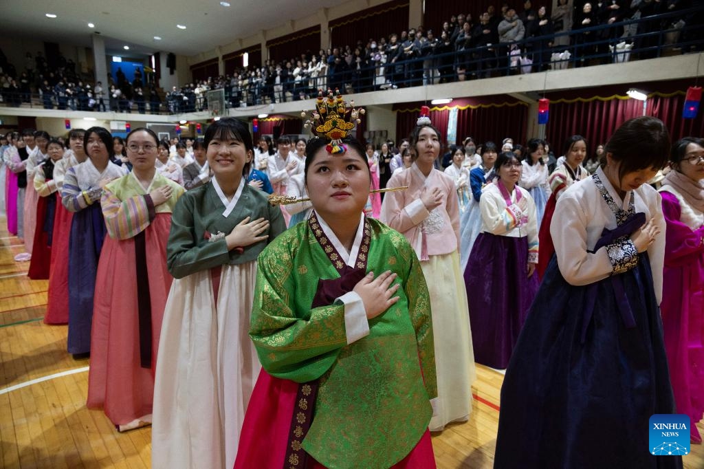 Graduation ceremony held at Dongmyung Girls High School in South Korea ...