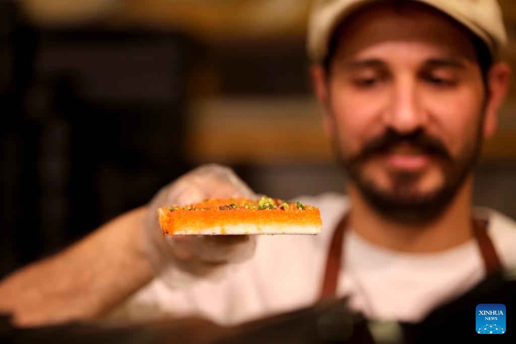 People prepare food during Islamic holy month of Ramadan - Global Times