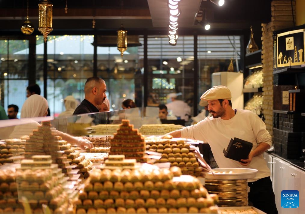 People prepare food during Islamic holy month of Ramadan - Global Times