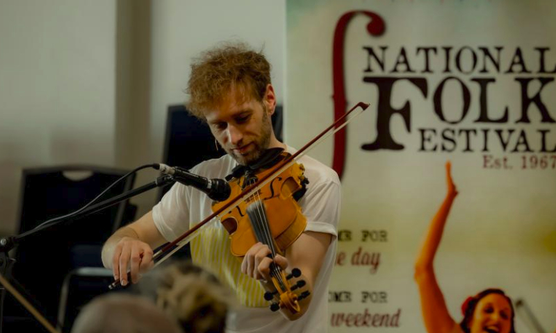 Folk music lovers perform during National Folk Festival in Australia ...