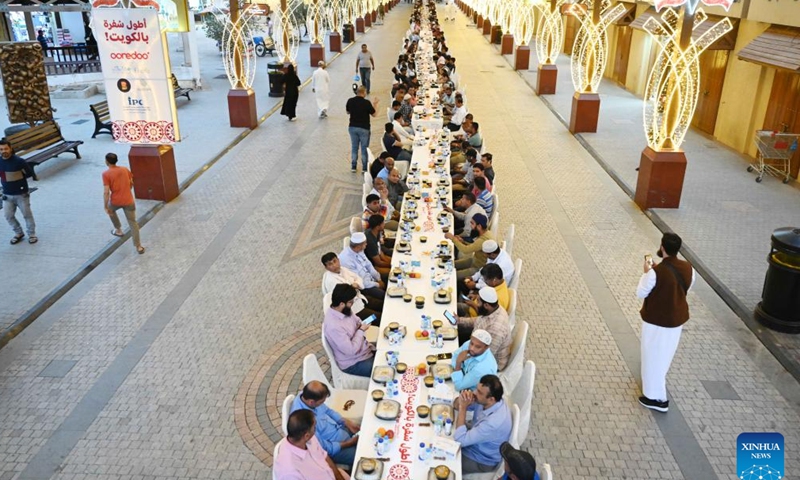 People attend iftar banquet in Kuwait - Global Times