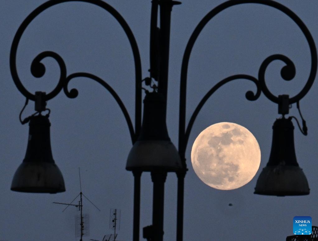 Full moon seen in Rome, Italy - Global Times