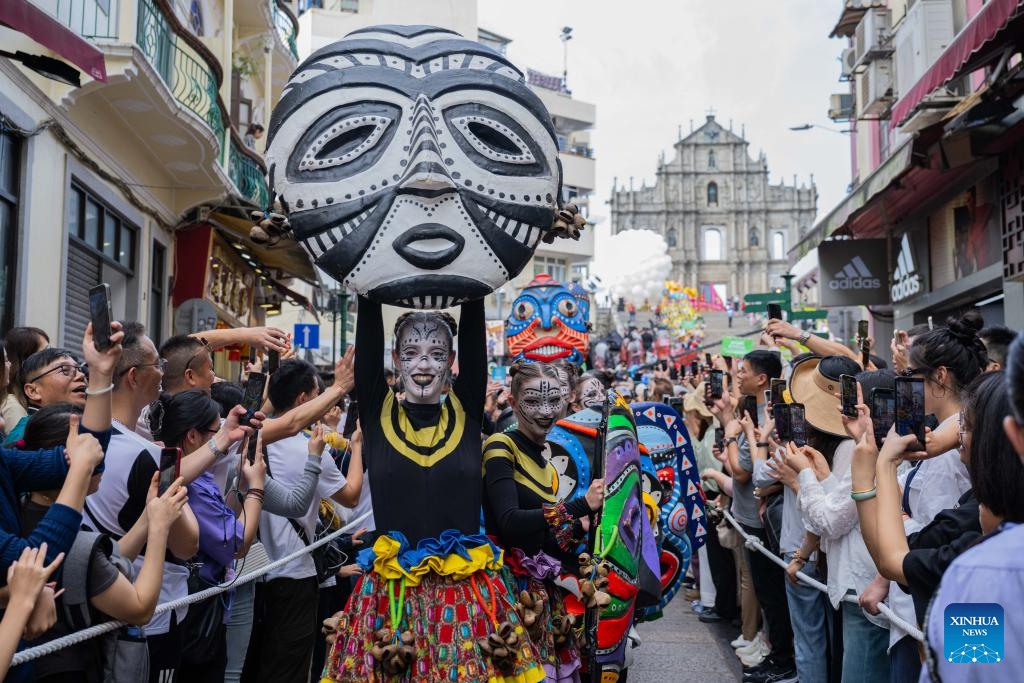 2024 Macao Int'l Parade held to celebrate 25th anniversary of Macao's ...