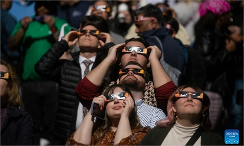People watch solar eclipse across North America - Global Times