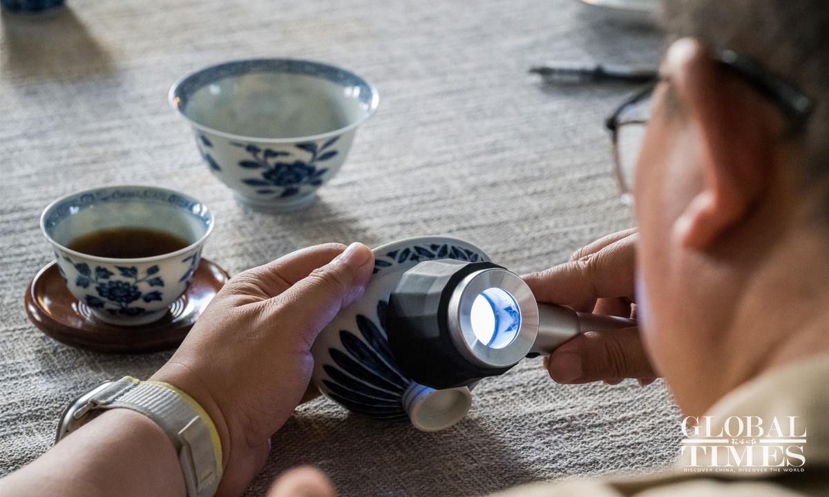 Porcelain-making artist dedicated in ceramics for decades - Global Times