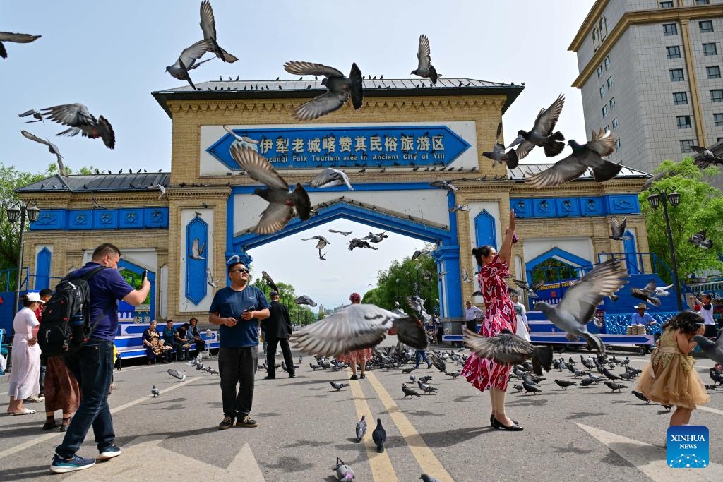Xinjiang attracts tourists during summer - Global Times