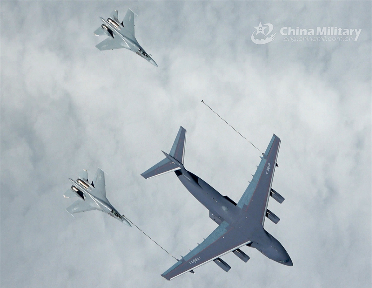 YY-20 tanker refuels fighter jets - Global Times