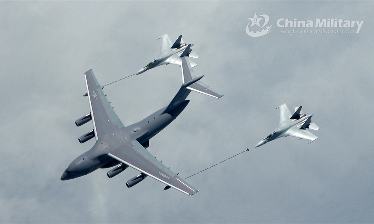 YY-20 tanker refuels fighter jets - Global Times