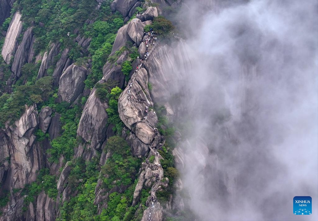 Tiandu peak attracts tourists in Huangshan Mountain scenic area, E China - Global Times