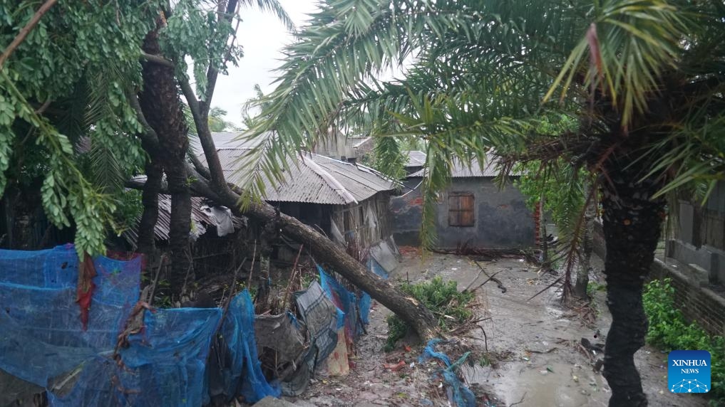 Death toll rises to 10 in Bangladesh as Cyclone Remal weakens - Global ...