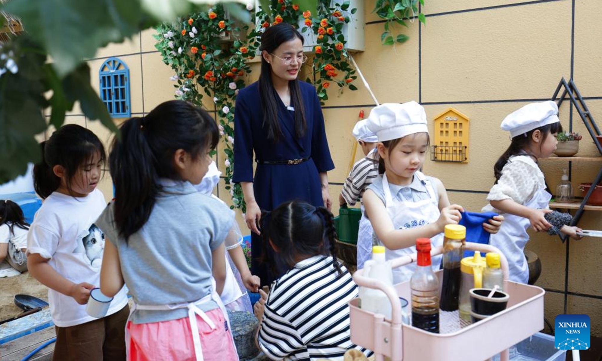 Kindergarten "chefs" trigger preschool practical education discussions - Global Times