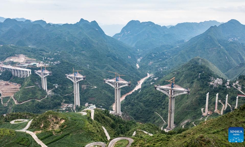 Liuzhi grand bridge on expressway under construction in SW China ...