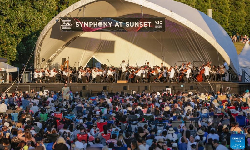 Vancouver Symphony Orchestra performs during free outdoor concert in ...