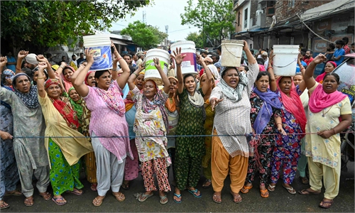 Seeking water - Global Times