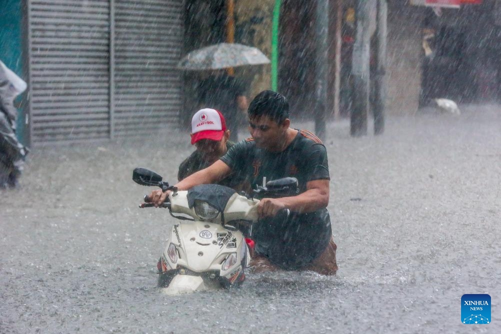 Typhoon buffets Philippines, killing at least 8 - Global Times