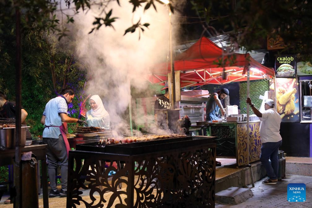 People enjoy nightlife in Baghdad, Iraq - Global Times