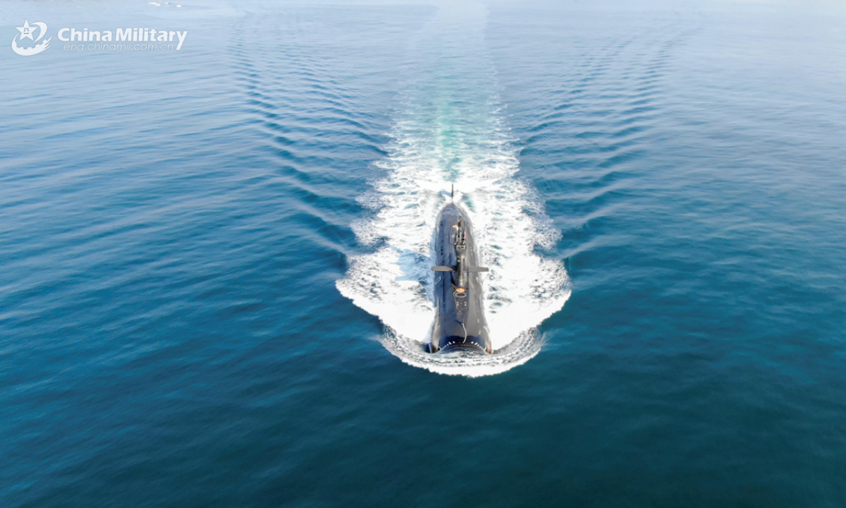 Submarine steams in the sea - Global Times