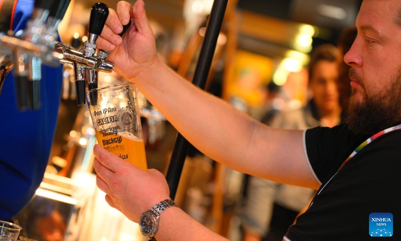 People enjoy beer at Warsaw Beer Festival - Global Times