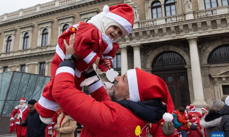 People participate in annual Santa Run in Budapest, Hungary - Global Times