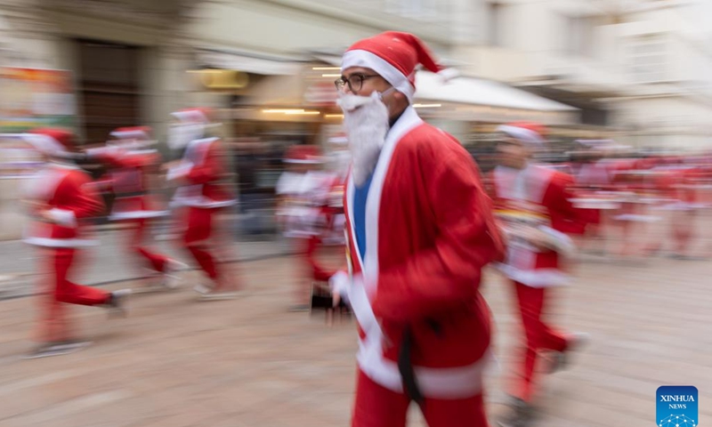 People participate in annual Santa Run in Budapest, Hungary - Global Times