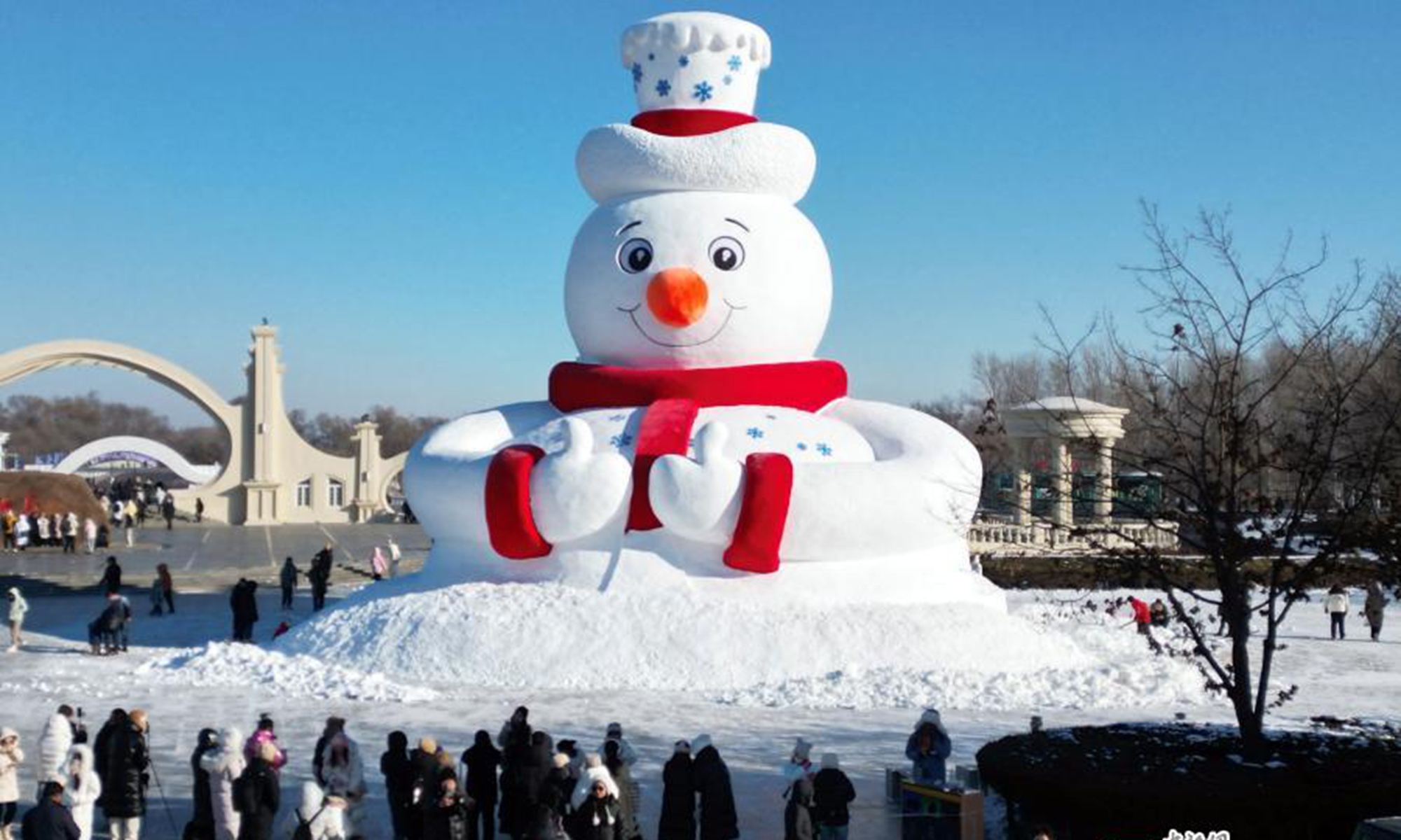 Iconic giant snowman welcomes visitors in Harbin - Global Times
