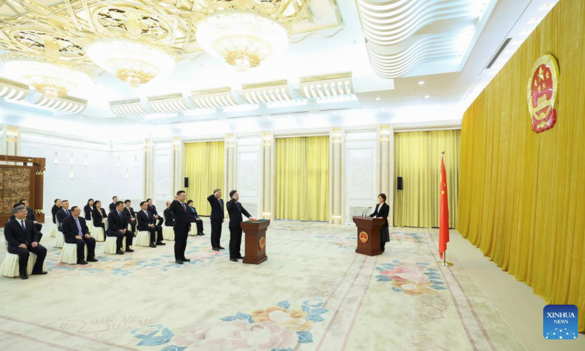 Vice chairperson of NPC Standing Committee chairs, oversees oath-taking ...