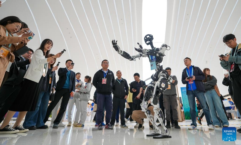 Humanoid robots shine at 2025 Zhongguancun Forum - Global Times